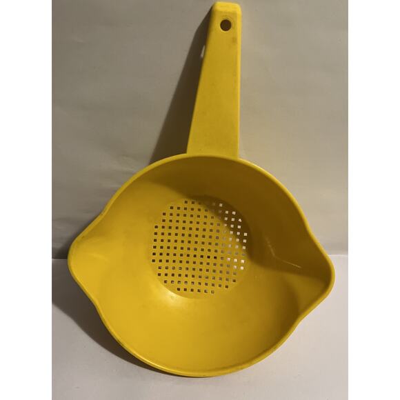 Tupperware | Kitchen | Tupperware Quart Yellow Colander Strainer With ...